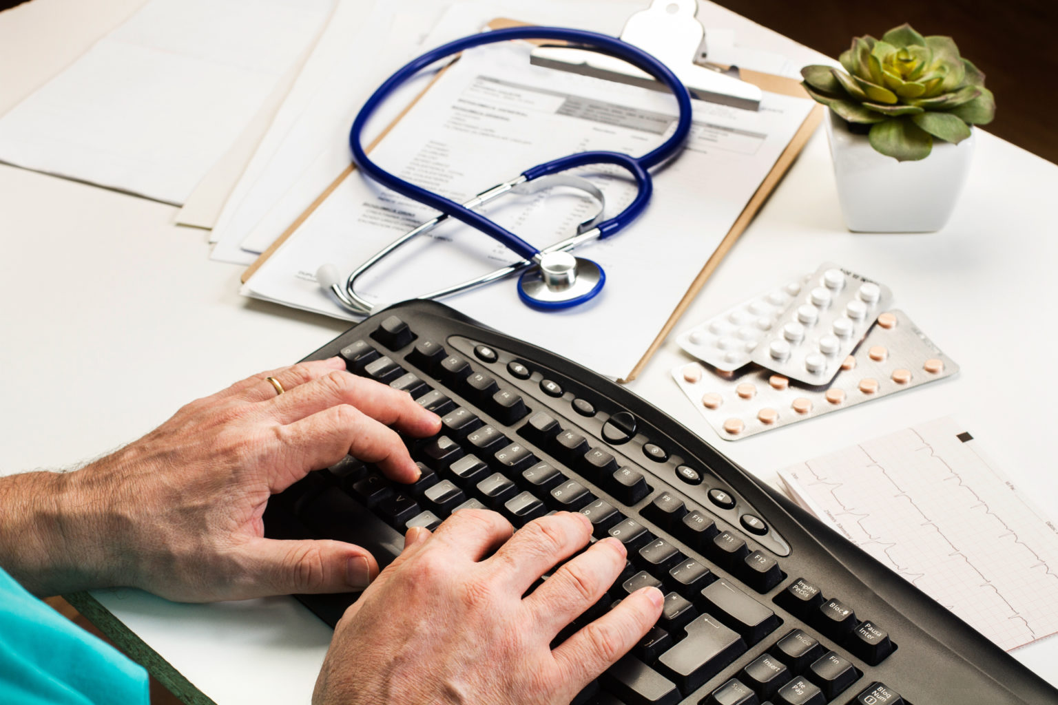 How Does a Medical Scribe Help a Physician?
